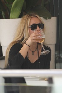 Kaley Cuoco Diet Plan Workout Routine Exercises - Healthy Celeb