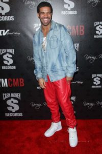 Drake Height, Weight, Age, Girlfriend, Family, Facts, Biography