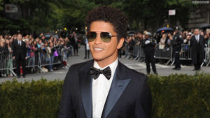 Bruno Mars Height, Weight, Age, Girlfriend, Family, Facts, Biography