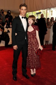 Max Irons Height, Weight, Age, Girlfriend, Family, Facts, Biography