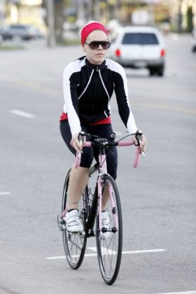 Pink Diet Plan and Workout Routine - Healthy Celeb