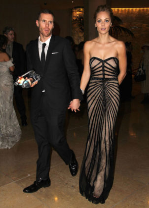 Laura Vandervoort Height, Weight, Age, Spouse, Children, Biography