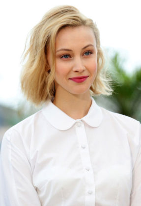 Sarah Gadon Height, Weight, Age, Boyfriend, Family, Facts, Biography
