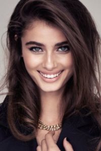 Taylor Hill Height, Weight, Age, Boyfriend, Family, Career, Facts ...