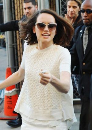Daisy Ridley Height, Weight, Age, Boyfriend, Family, Facts, Biography