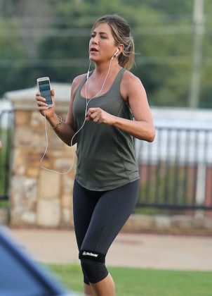 Jennifer Aniston Workout Routine and Diet Plan - Healthy Celeb
