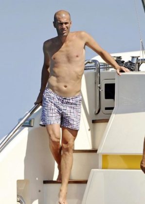 Zinedine Zidane Height, Weight, Age, Spouse, Family, Facts, Biography