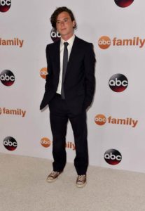 Charlie McDermott Height, Weight, Age, Girlfriend, Family, Fact, Biography