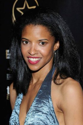 Renée Elise Goldsberry Height, Weight, Age, Spouse, Family, Biography