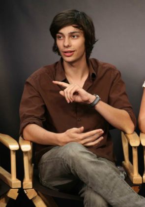 Devon Bostick Height, Weight, Age, Girlfriend, Family, Facts, Biography