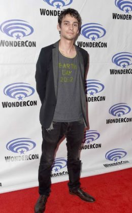 Devon Bostick Height, Weight, Age, Girlfriend, Family, Facts, Biography