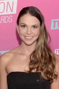 Sutton Foster Height, Weight, Age, Boyfriend, Family, Facts, Biography