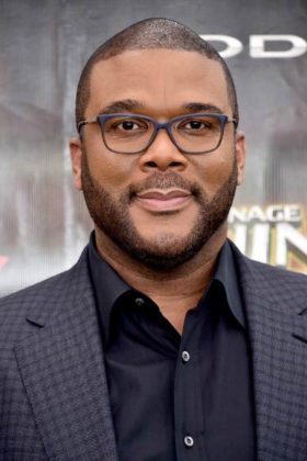 Tyler Perry Height, Weight, Age, Girlfriend, Family, Facts, Biography