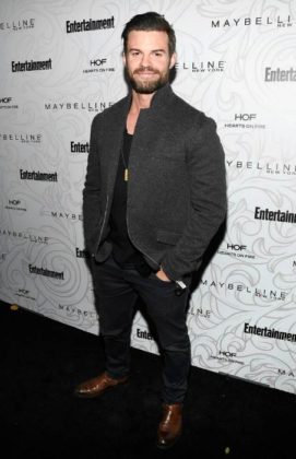 Daniel Gillies Height, Weight, Age, Girlfriend, Family, Facts, Biography