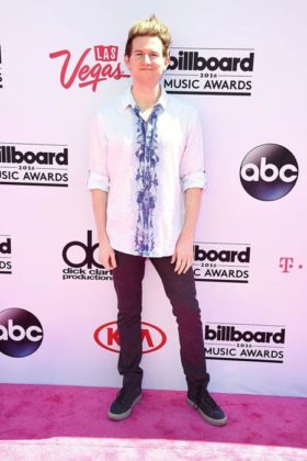 Ricky Dillon Height, Weight, Age, Boyfriend, Family, Facts, Biography