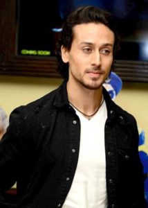 Tiger Shroff Height, Weight, Age, Girlfriend, Family, Facts, Biography