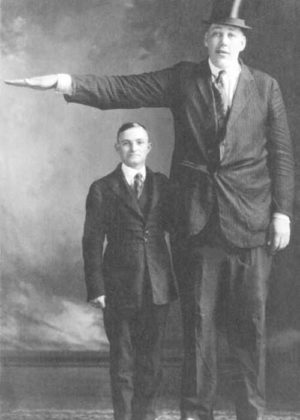 Top 50 Tallest Male Actors In Hollywood - Healthy Celeb