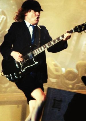 Angus Young Height, Weight, Age, Girlfriend, Family, Facts, Biography