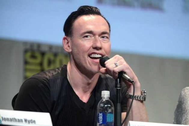 Top 50 Tallest Male Actors In Hollywood - Healthy Celeb