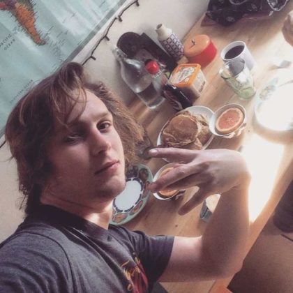 Logan Miller Height, Weight, Age, Girlfriend, Family, Facts, Biography