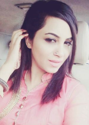 Arshi Khan Height, Weight, Age, Boyfriend, Family, Facts, Biography