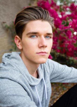 Devan Key Height, Weight, Age, Girlfriend, Family, Facts, Biography