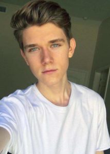 Devan Key Height, Weight, Age, Girlfriend, Family, Facts, Biography