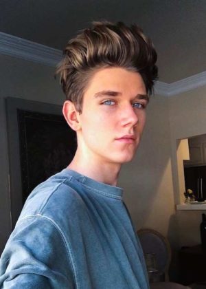 Devan Key Height, Weight, Age, Girlfriend, Family, Facts, Biography