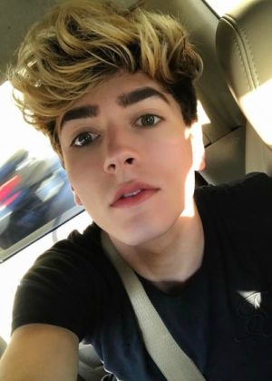 Paul Zimmer (Internet Star) Height, Weight, Age, Girlfriend, Family, Facts