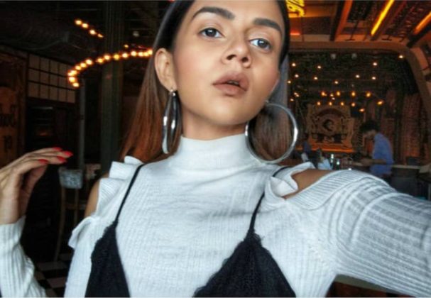 Komal Pandey Height, Weight, Age, Boyfriend, Family, Facts, Biography