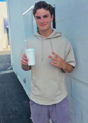 Brady Tutton Height, Weight, Age, Girlfriend, Family, Facts, Biography