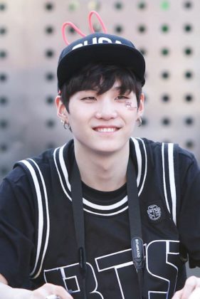 Suga (Min Yoon-gi) Height, Weight, Age, Girlfriend, Family, Biography