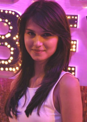 Tara Sutaria Height, Weight, Age, Boyfriend, Family, Facts, Biography
