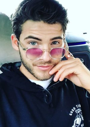 Cody Christian Height, Weight, Age, Girlfriend, Family, Facts, Biography