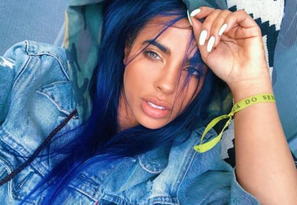 Marina Mendes Height, Weight, Age, Boyfriend, Family, Facts, Biography