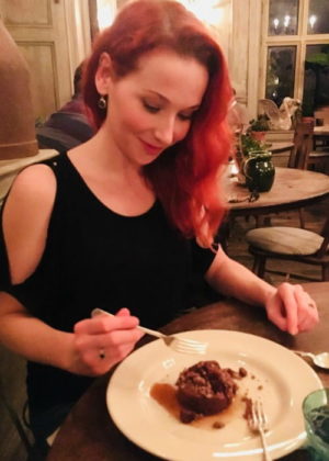 Amy Beth Hayes Height, Weight, Age, Boyfriend, Family, Facts, Biography