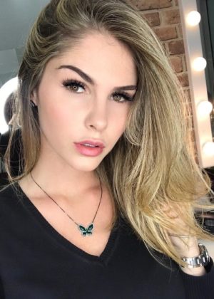 Bárbara Evans Height, Weight, Age, Boyfriend, Family, Facts, Biography