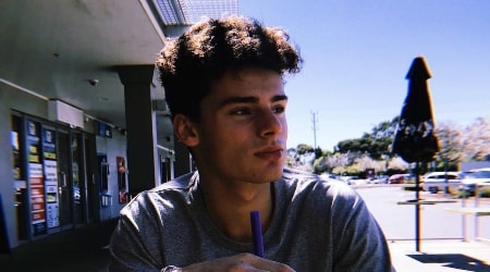 Jack Kelly Height, Weight, Age, Girlfriend, Family, Facts, Biography