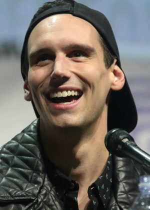 Cory Michael Smith Height, Weight, Age, Boyfriend, Facts, Biography