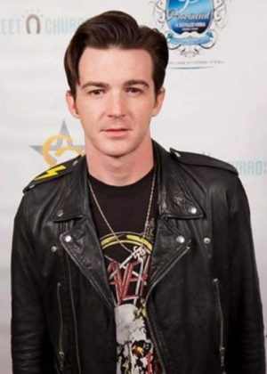 Drake Bell Height, Weight, Age, Girlfriend, Family, Facts, Biography