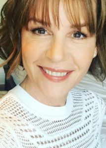 Embeth Davidtz Height, Weight, Age, Spouse, Family, Facts, Biography