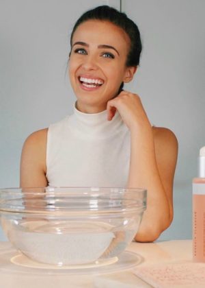 Julia Tomasone Height, Weight, Age, Boyfriend, Family, Facts, Biography