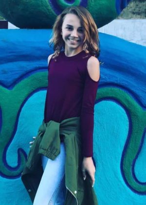 Kayla Davis Height, Weight, Age, Boyfriend, Family, Facts, Biography