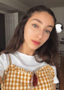 Nil Sani Height, Weight, Age, Boyfriend, Career, Family, Facts, Biography