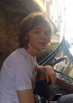 Charlie Plummer Height, Weight, Age, Girlfriend, Family, Facts, Biography