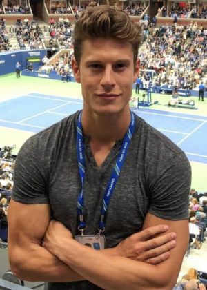 Eian Scully Height, Weight, Age, Spouse, Family, Facts, Biography