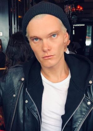 Luke Baines Height, Weight, Age, Girlfriend, Family, Facts, Biography