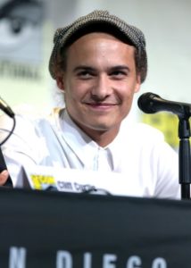 Frank Dillane Height, Weight, Age, Girlfriend, Family, Facts, Biography
