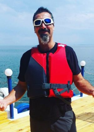 Serj Tankian Height, Weight, Age, Spouse, Family, Facts, Biography