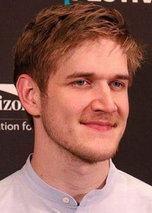 Bo Burnham Height, Weight, Age, Girlfriend, Family, Facts, Biography
